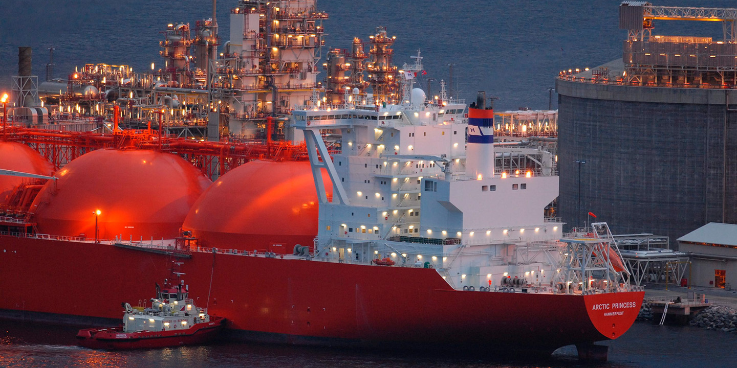 0032038 - Arctic Princess left port at MelkÃ¸ya - Photo Statoil ...